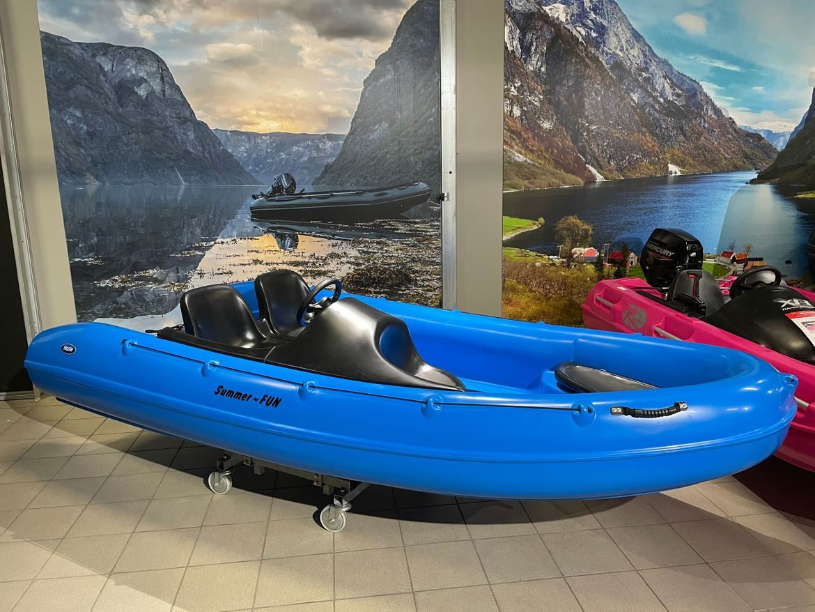 Hasle Summer Fun er sporty og tøff ungdomsbåt i polyetylen.
